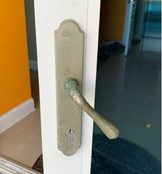 The Truth About Drooping Door Handles: 5 Common Causes and Fixes ...